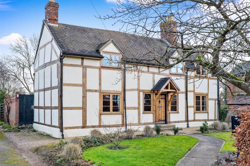 Monks Path, Peopleton 4 bed detached house - £795,000