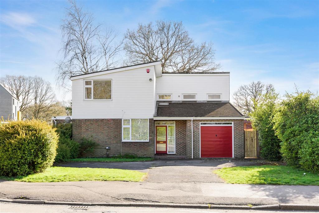 Wallis Avenue, Maidstone 4 bed detached house - £450,000