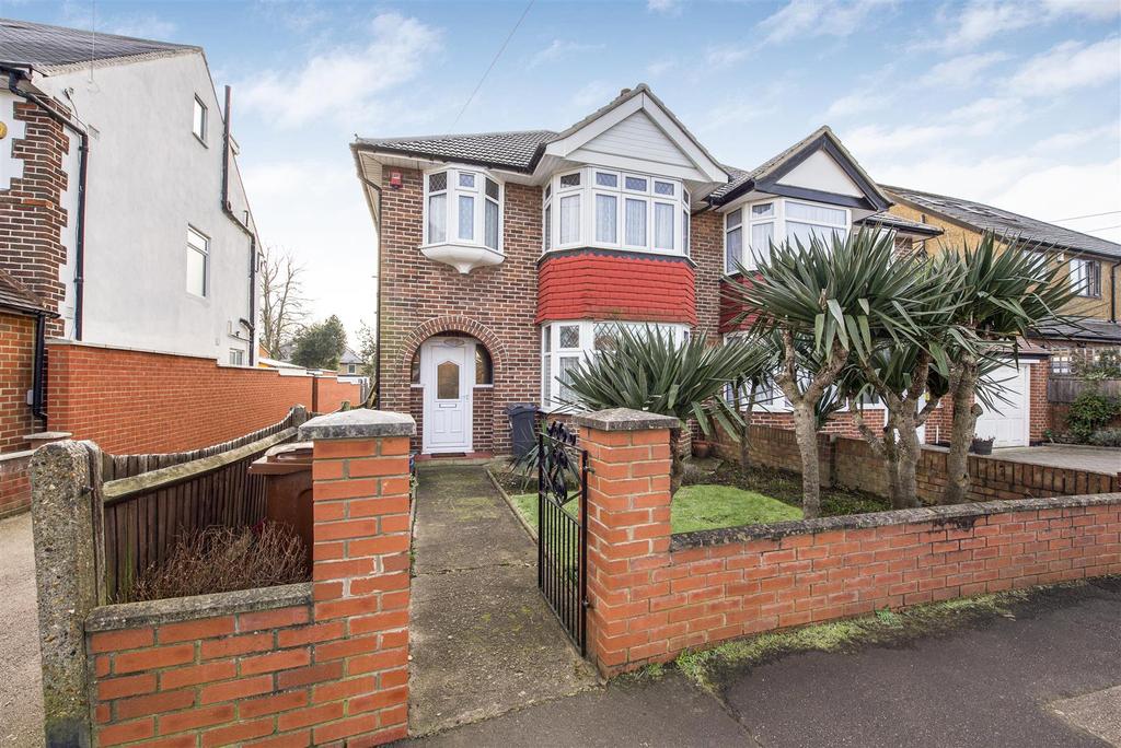 Park Close Hounslow Whitton Borders 3 Bed Semi Detached House £625 000