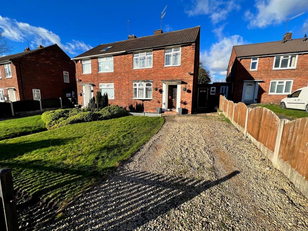 Ridgeway Road, Wordsley, DY8 5UD 3 bed semi-detached house - £219,950