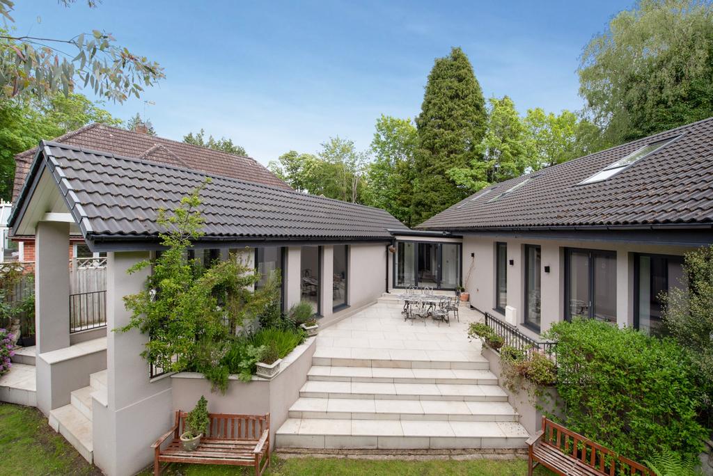 NORTH LODGE DRIVE, ASCOT, BERKSHIRE... 4 bed detached house - £1,250,000
