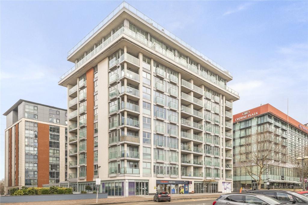 The Oxygen, 18 Western Gateway, London 2 bed flat - £550,000