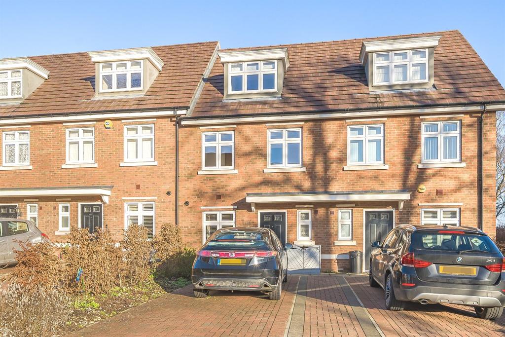 Faringdon Road, Earley, Reading, RG6 4 bed terraced house - £2,000 pcm ...