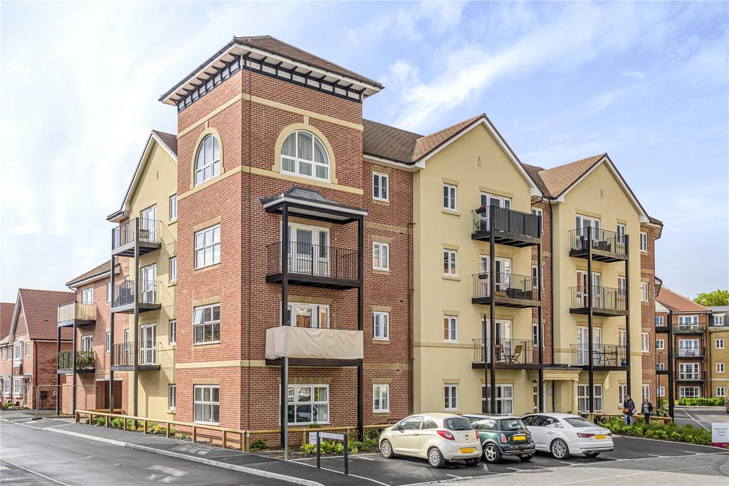 Bell Farm Way, Hersham... 2 bed apartment - £1,800 pcm (£415 pw)