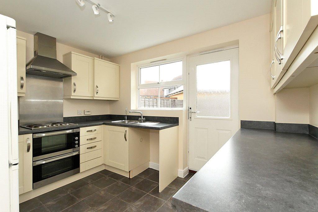Crocus Drive Sittingbourne Kent Me10 3 Bed End Of Terrace House For