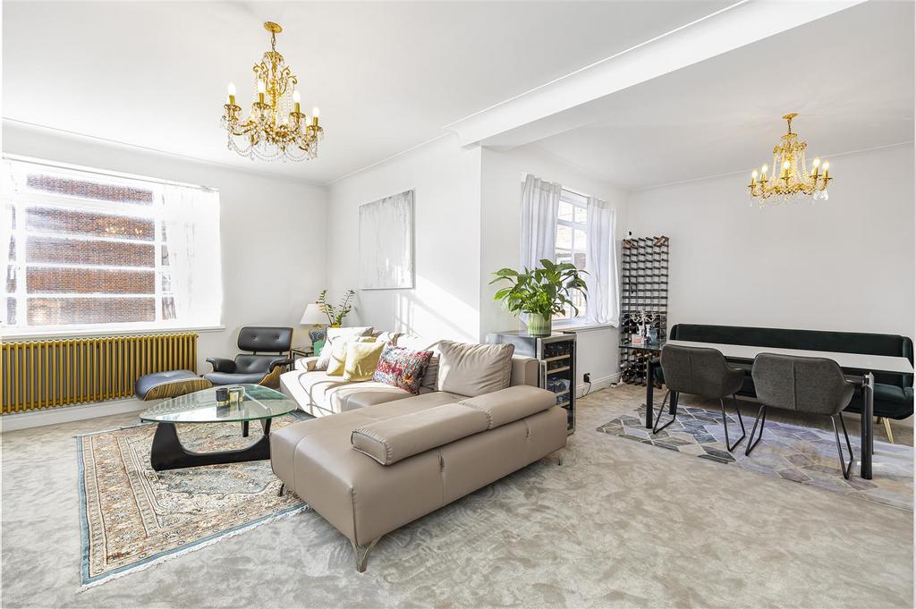 Hillfield Court, Belsize Park NW3 3 bed flat - £1,175,000
