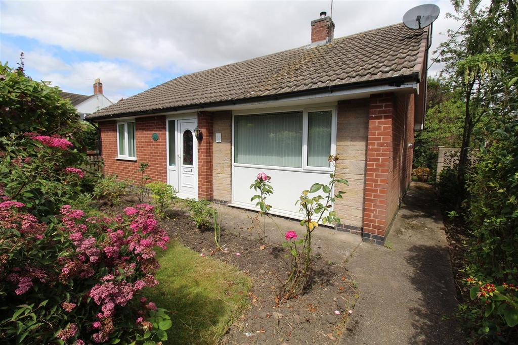 Wyke Lane, Farndon, Newark 2 bed detached bungalow - £249,995