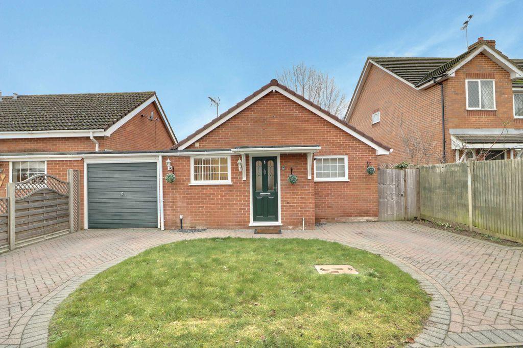 Ashfield, Chineham, Basingstoke RG24... 2 bed detached bungalow - £400,000
