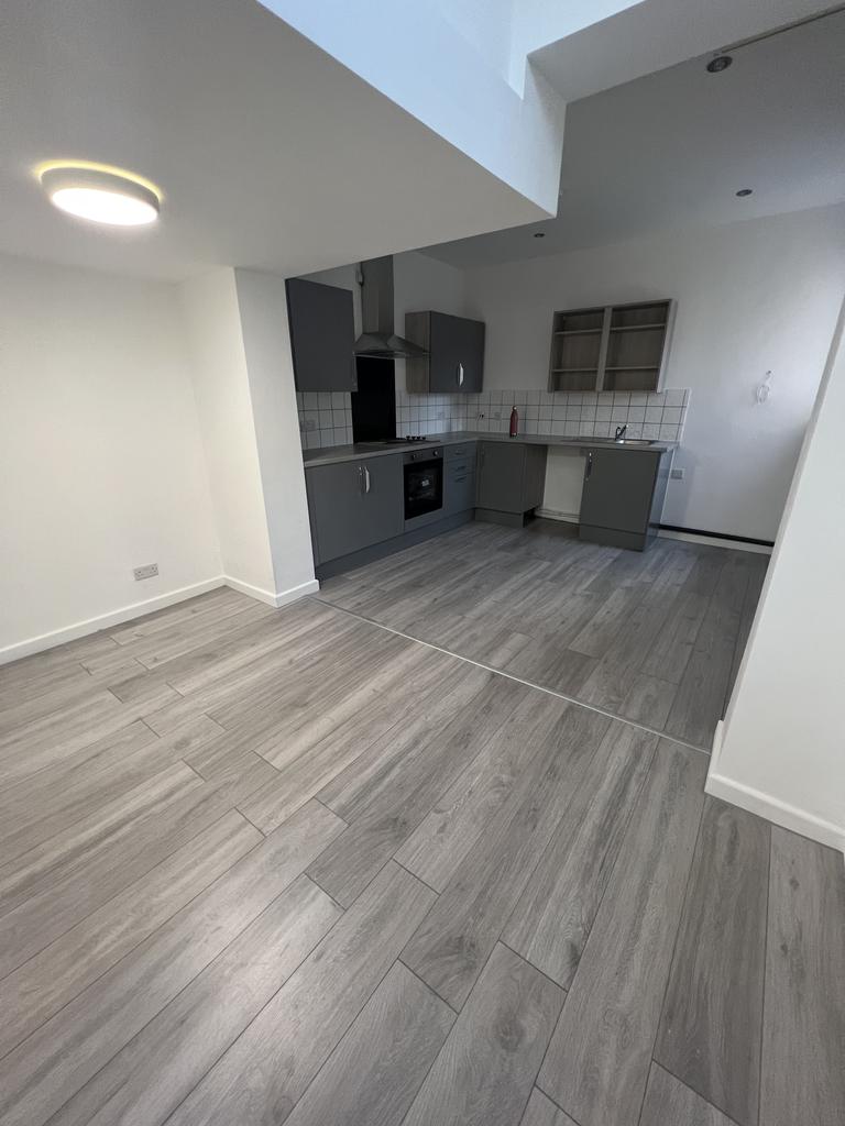 Cranmer Street, Leicester, LE3 3 bed flat - £1,000 pcm (£231 pw)