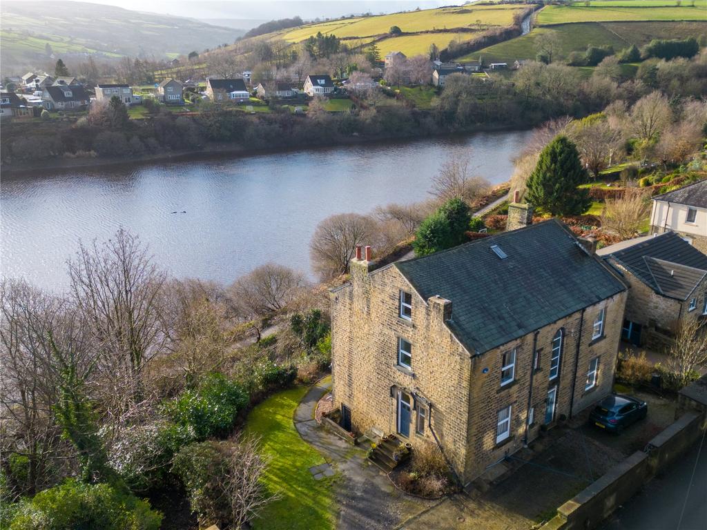 Longlands Road, Slaithwaite... 5 bed detached house - £675,000