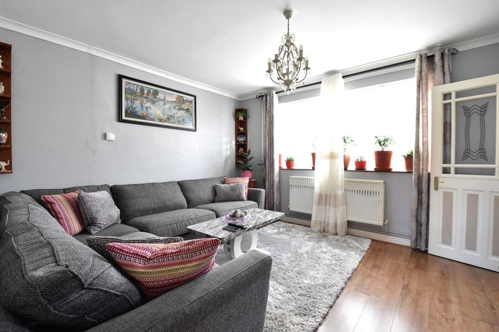 Solway Road North, Luton... 3 bed end of terrace house - £325,000