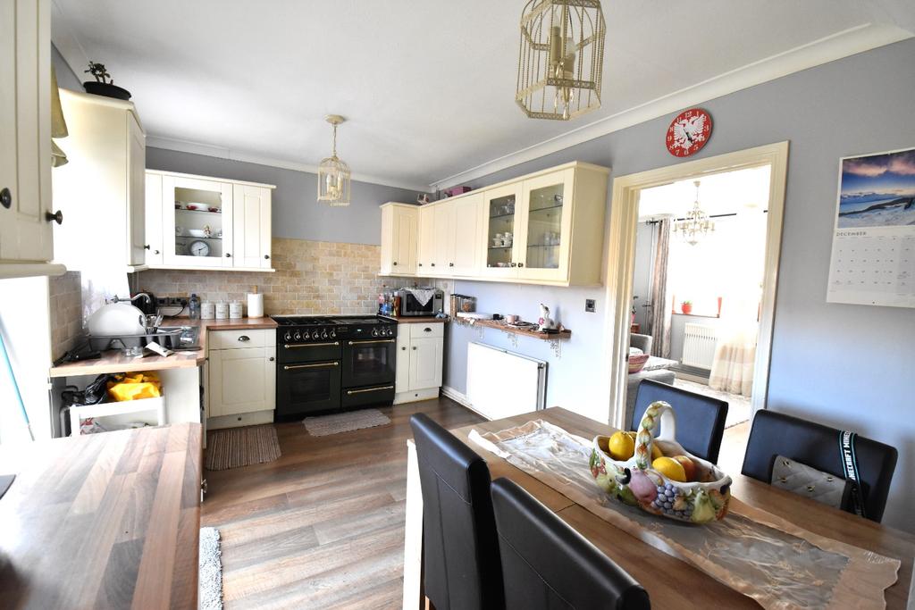 Solway Road North, Luton... 3 bed end of terrace house - £325,000