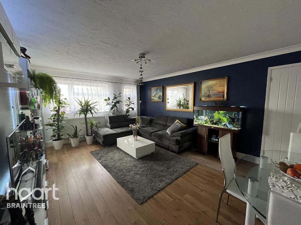 Conies Road, Halstead 2 bed apartment - £180,000