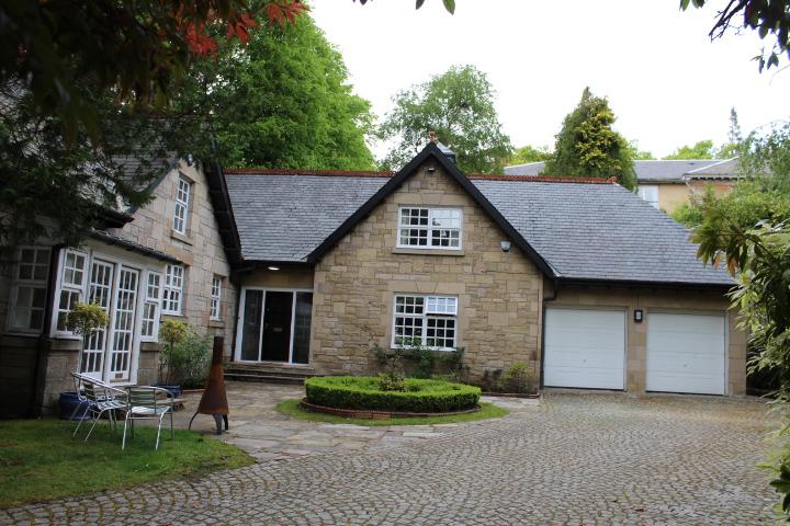 Abbotsford Lodge, Bearsden G61 1PX 3 bed detached villa - £2,500 pcm (£ ...