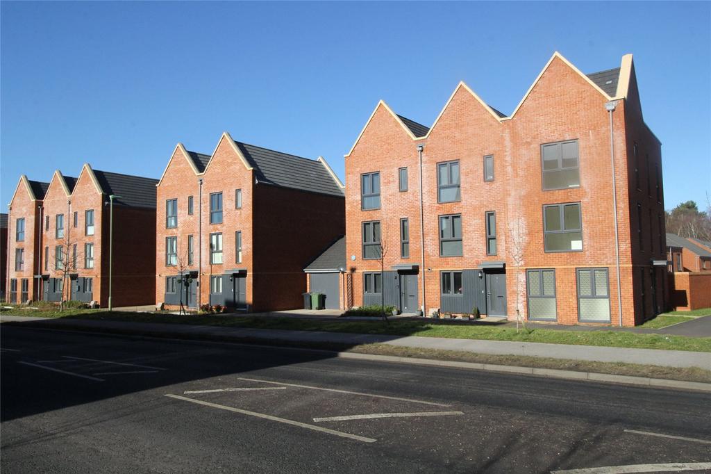Eric Tubb Road, Bordon, Hampshire, GU35 4 bed house - £2,000 pcm (£462 pw)