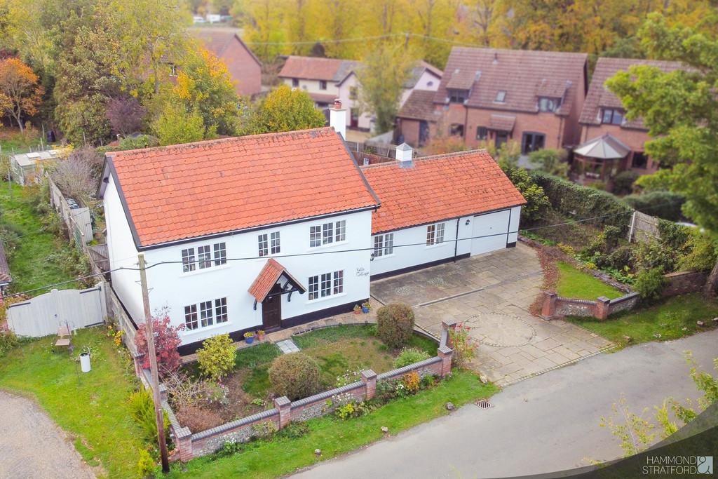 Queen's Street, Spooner Row 5 bed detached house - £500,000