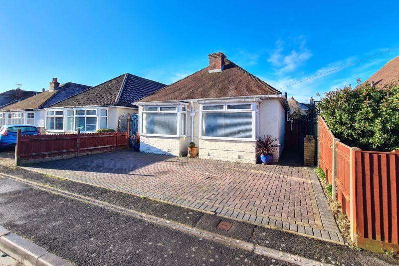 Wootton Road, Lee on the Solent, PO13 3 bed detached bungalow for sale ...