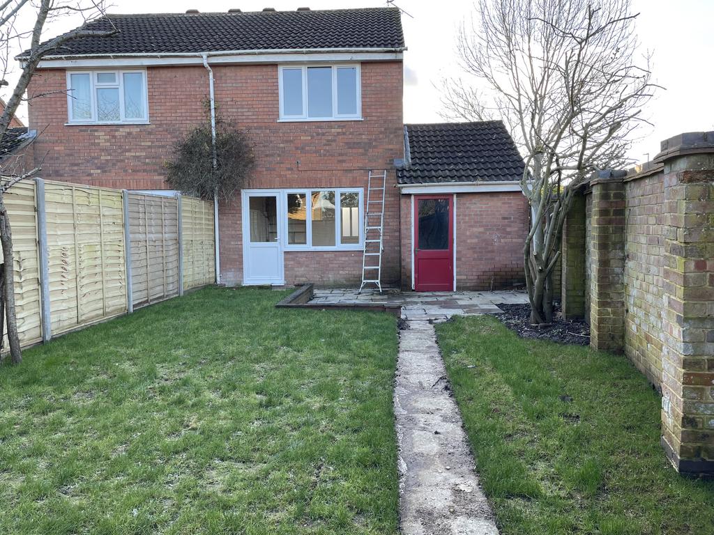 Woosehill, Wokingham 2 bed property - £1,325 pcm (£306 pw)