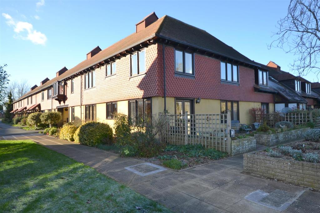 Berrow Court, Gardens Walk, Upton 2 bed retirement property - £235,000