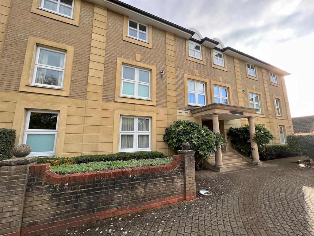 Ditton Place, Ditton, Aylesford 2 bed apartment to rent - £1,350 pcm (£ ...