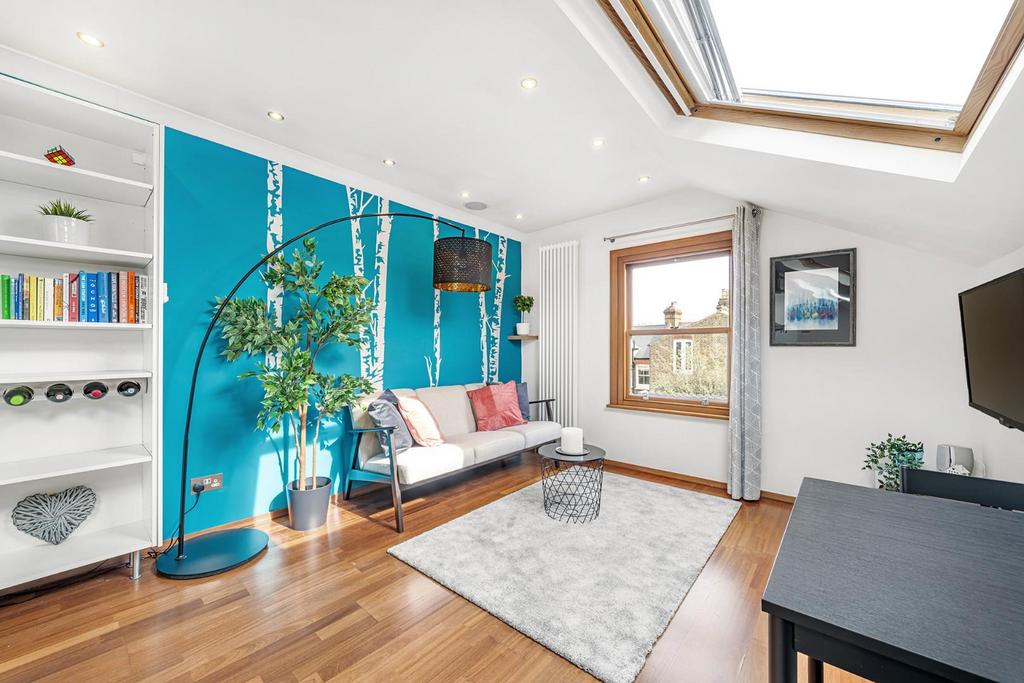 Fairmount Road, SW2 2 bed flat - £400,000