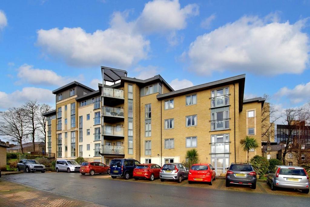 Trinity Court, Oxford Road, Halifax 2 bed apartment - £240,000