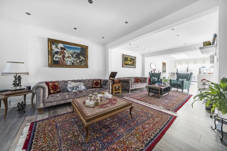 Court Way Acton W3 4 bed house - £4,000 pcm (£923 pw)
