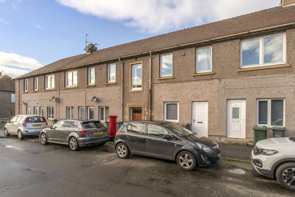 24/2 Clermiston Grove, Clermiston... 2 bed flat - £155,000
