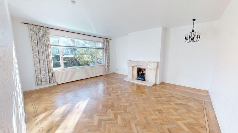 Airbles Farm Road, Motherwell 4 bed detached villa - £295,000