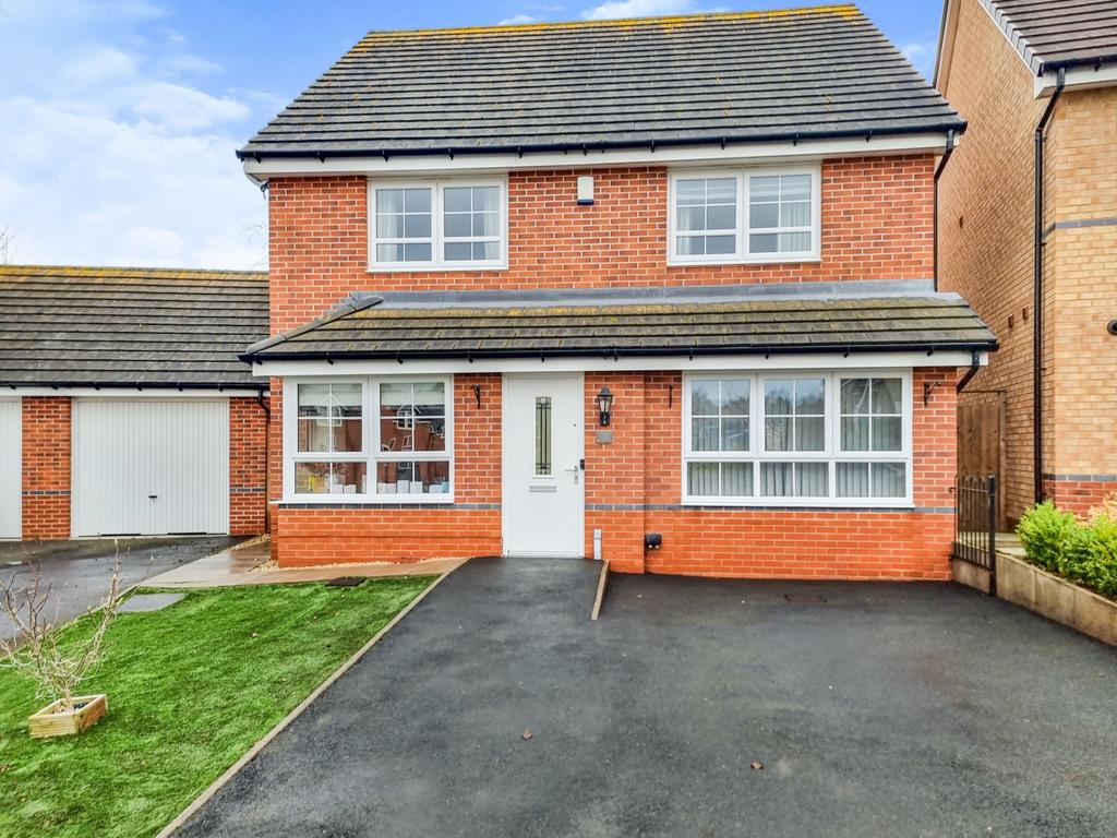 Buckmaster Way, Rugeley, WS15 1FQ 4 bed detached house - £340,000