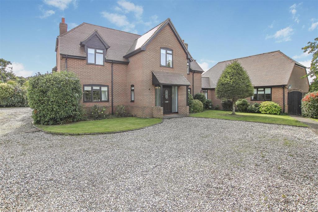 Quiet turning off Ongar Road... 5 bed detached house - £1,150,000