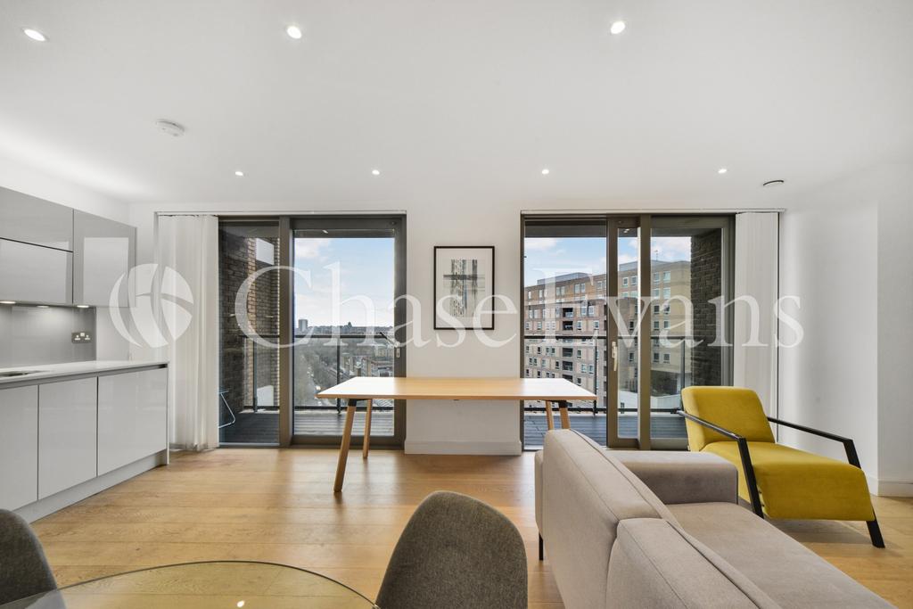 Heritage Tower, Canary Wharf, London E14 2 bed apartment - £2,578 pcm ...