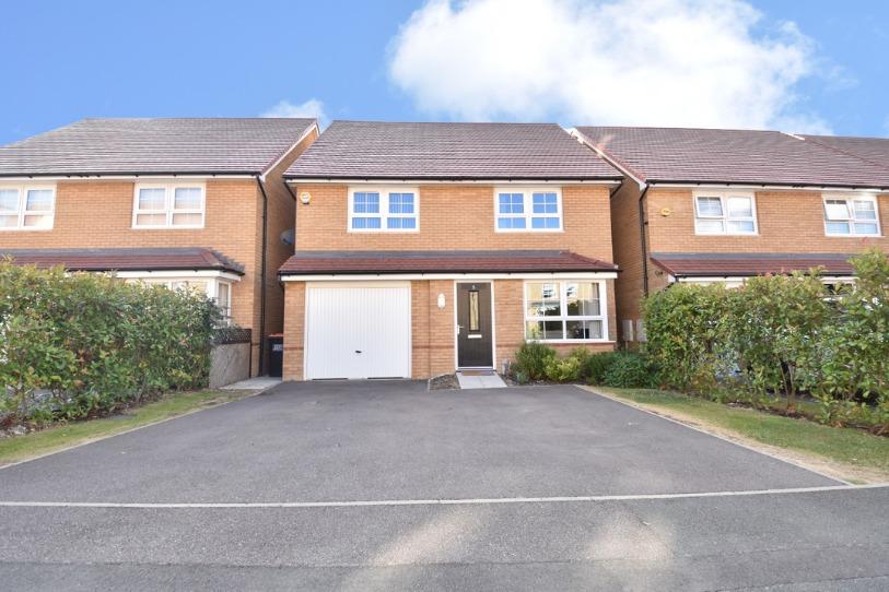 Money Mead, Dunstable, Bedfordshire... 4 bed detached house - £450,000