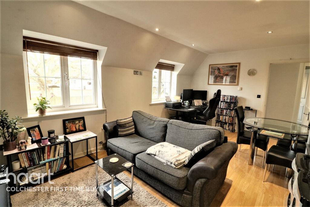 Carus Crescent, Colchester 2 bed coach house - £200,000