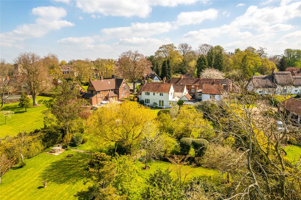 Manor Road, Oving, Buckinghamshire, HP22 4 bed detached house - £950,000