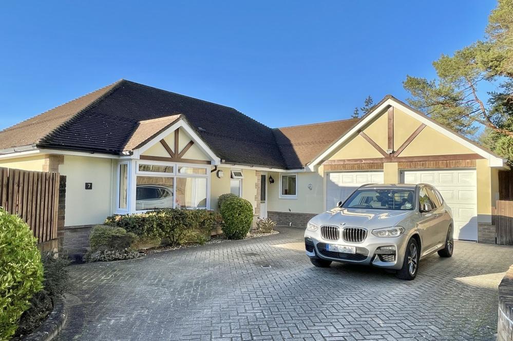 Struan Court, Ashley Heath, BH24 2EF 3 bed bungalow - £695,000