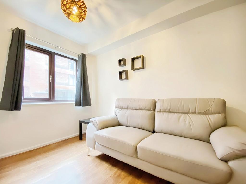 Chantrell Court, Leeds 1 bed apartment - £750 pcm (£173 pw)