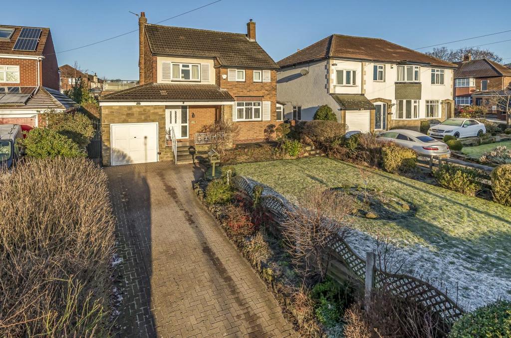Hall Lane, Horsforth, LS18 3 bed detached house - £565,000