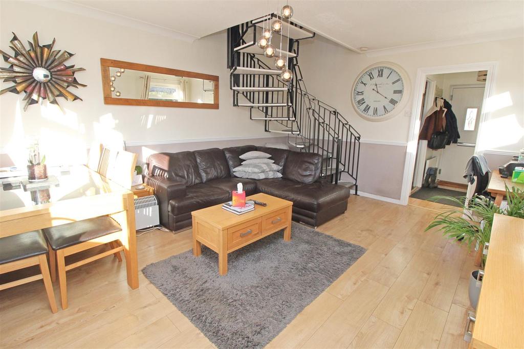Denmead Two Mile Ash Milton Keynes 2 Bed End Of Terrace House £285 000