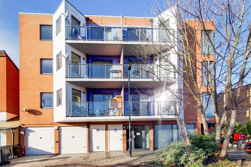 Watergate Street, London, SE8 2 bed apartment - £350,000