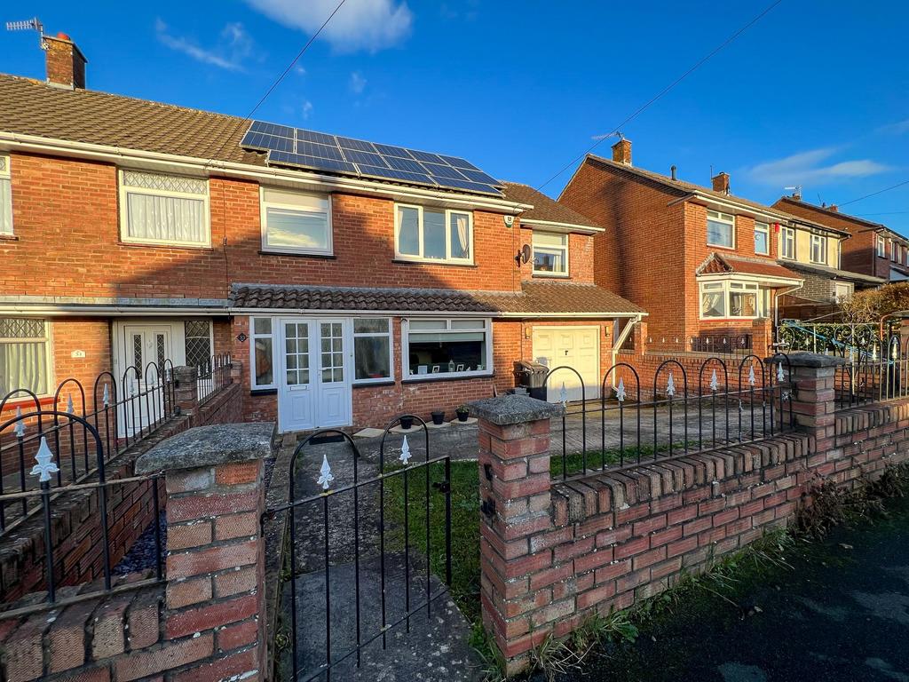 Lampton Avenue, Bristol, BS13 5 bed semi-detached house - £350,000
