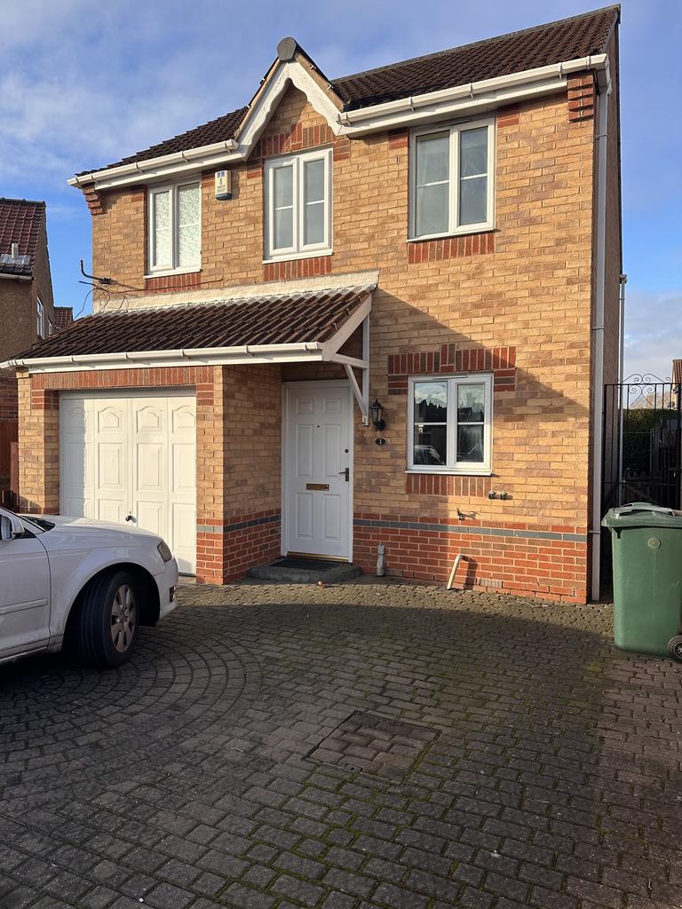 Queens Park, Edlington DN12 2 bed detached house - £700 pcm (£162 pw)