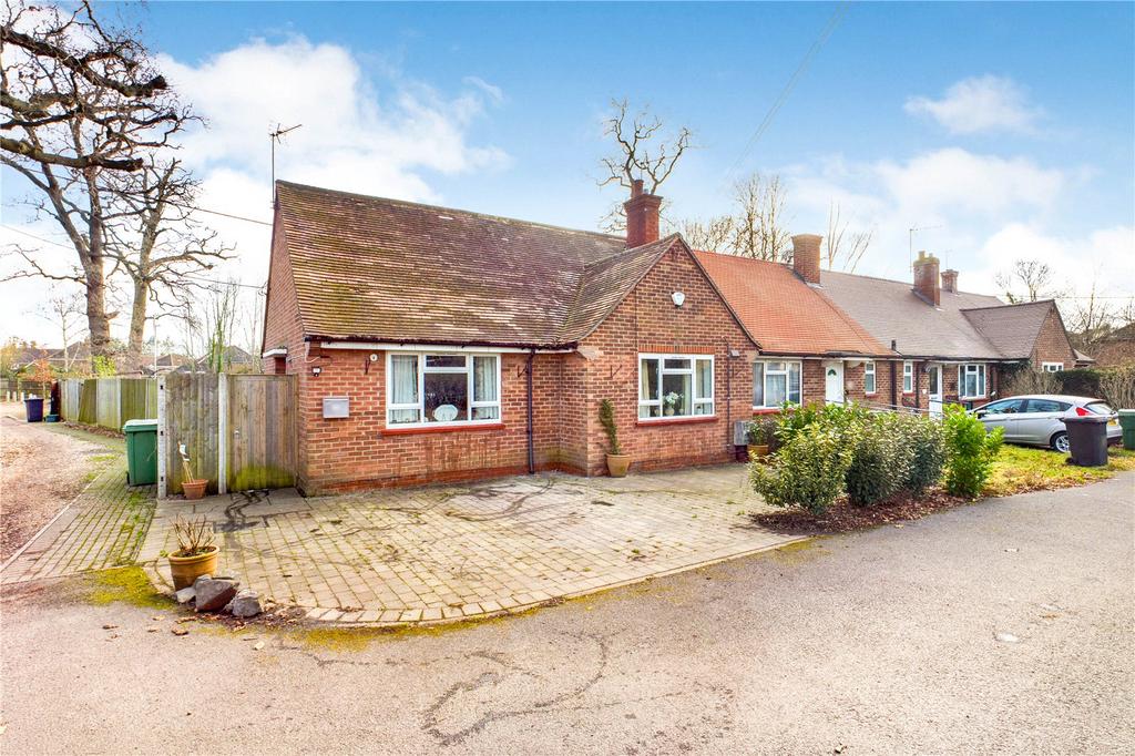 North Row, Bramley, Tadley... 2 bed bungalow - £400,000