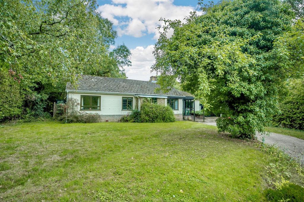 Primrose Hill, Rugby, CV23 4 bed detached bungalow - £650,000