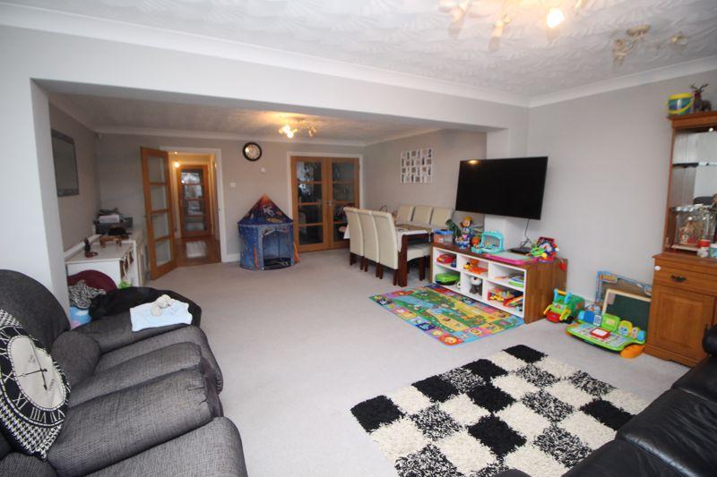 High Street, Chalvey, Slough, SL1 3 bed terraced house - £1,495 pcm (£ ...