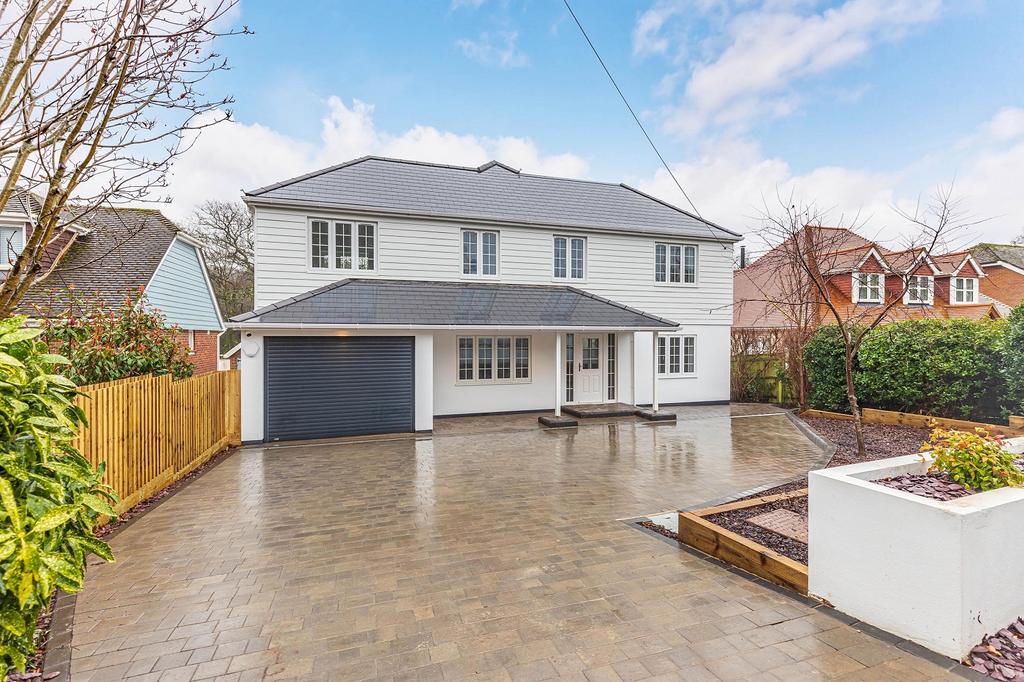 Elphinstone Road, Highcliffe, Dorset. BH23 5LL 5 bed detached house for ...