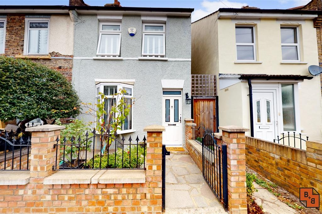Exeter Road Croydon Surrey Cr0 3 Bed Terraced House For Sale £550 000
