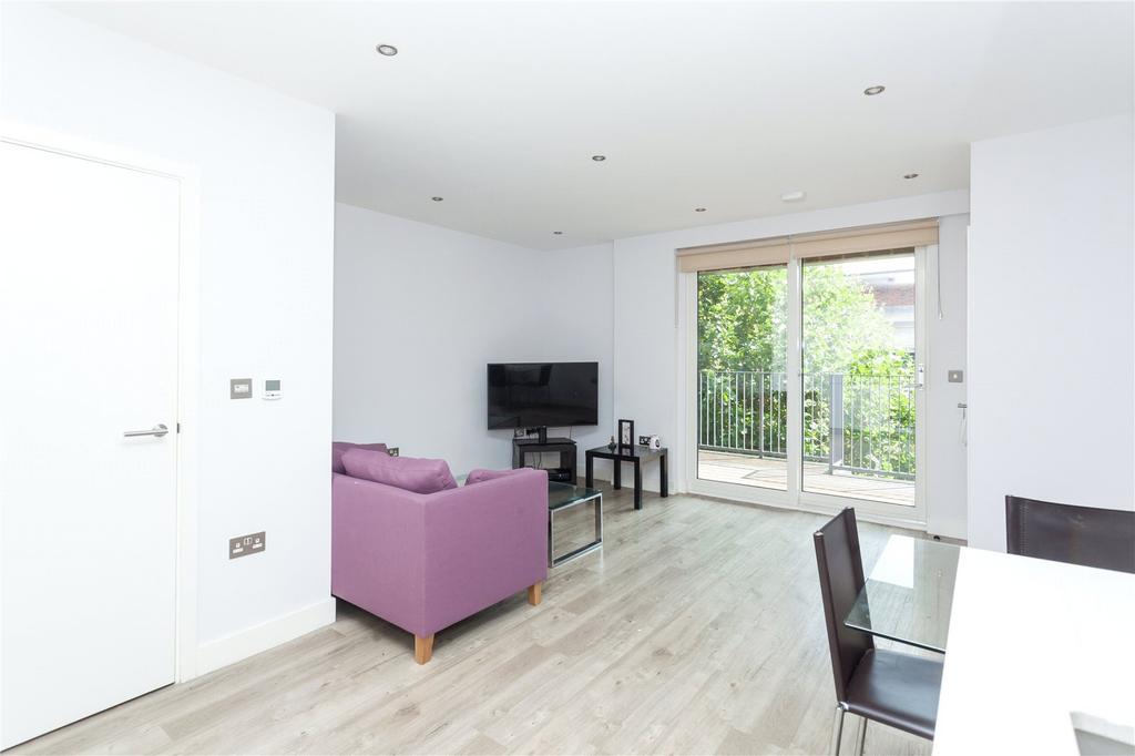 Knapp Road, London, E3 1 bed apartment - £325,000