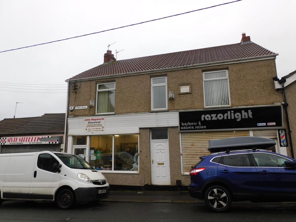 Springwell House, Sixth Street... 2 bed terraced house - £475 pcm (£110 pw)