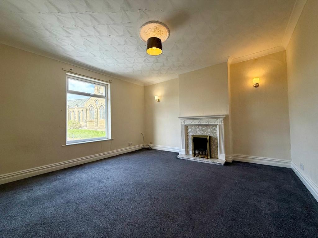 Springwell House, Sixth Street... 2 bed terraced house - £460 pcm (£106 pw)